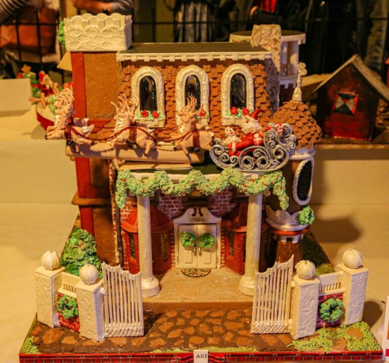 Colonial Williamsburg Gingerbread Cookies | ByLanderSea Travel Tales